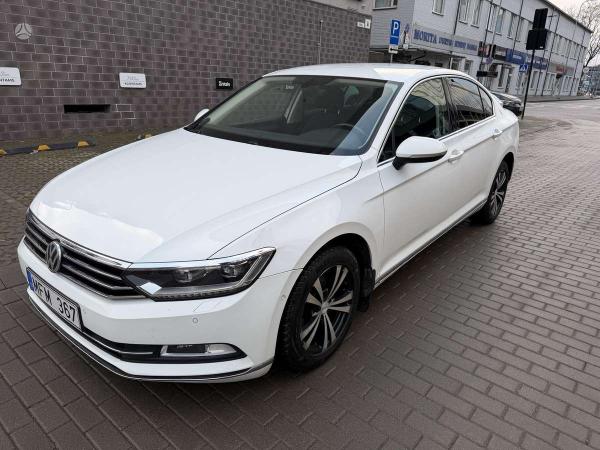 White Volkswagen Passat 2016 in Vilnius, with an engine capacity of 1.60 L and mileage of 295 thousand km for 8900 €, photo 9 on AUTOMOTO.COM.LV