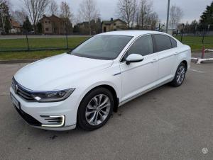 White Volkswagen Passat 2016 in Kaunas, with an engine capacity of 1.40 L and mileage of 244 thousand km for 10450 €, photo  on AUTOMOTO.COM.LV