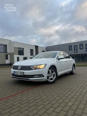 White Volkswagen Passat 2016 in Vilnius, with an engine capacity of 1.40 L and mileage of 153 thousand km for 10399 €, photo  on AUTOMOTO.COM.LV