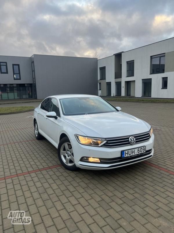 White Volkswagen Passat 2016 in Vilnius, with an engine capacity of 1.40 L and mileage of 153 thousand km for 10399 €, photo 2 on AUTOMOTO.COM.LV