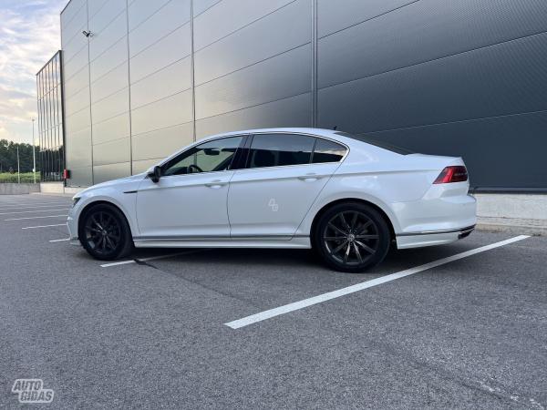 White Volkswagen Passat 2016 in Kaunas, with an engine capacity of 1.90 L and mileage of 226 thousand km for 13400 €, photo 2 on AUTOMOTO.COM.LV