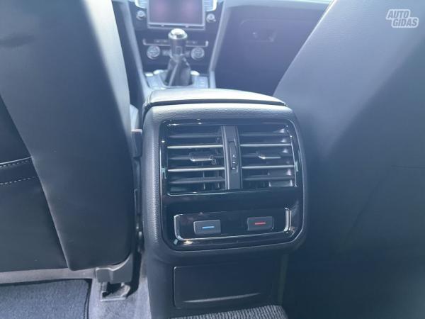 White Volkswagen Passat 2016 in Kaunas, with an engine capacity of 1.90 L and mileage of 226 thousand km for 13400 €, photo 10 on AUTOMOTO.COM.LV