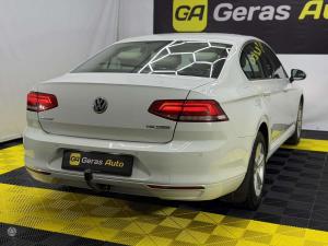 White Volkswagen Passat 2016 in Vilnius, with an engine capacity of 1.40 L and mileage of 125 thousand km for 10200 €, photo 5 on AUTOMOTO.COM.LV