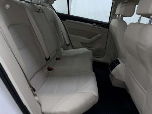 White Volkswagen Passat 2016 in Vilnius, with an engine capacity of 1.40 L and mileage of 125 thousand km for 10200 €, photo 11 on AUTOMOTO.COM.LV