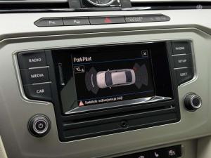 White Volkswagen Passat 2016 in Vilnius, with an engine capacity of 1.40 L and mileage of 125 thousand km for 10200 €, photo 20 on AUTOMOTO.COM.LV