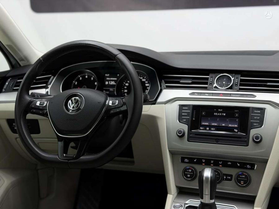Balts Volkswagen Passat 2016 Viļņa, ar dzinēja tilpumu 1.40 L un nobraukumu 125 tūkst. km par 10150 €, foto 14 vietnē AUTOMOTO.COM.LV