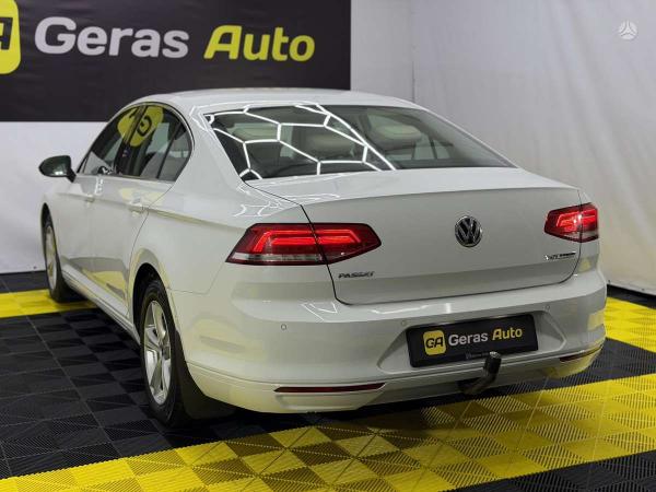 Volkswagen Passat 2016 in Vilnius on AUTOMOTO.COM.LV White Volkswagen Passat 2016 in Vilnius, with an engine capacity of 1.40 L and mileage of 125 thousand km for 10150 €, photo 7 on AUTOMOTO.COM.LV