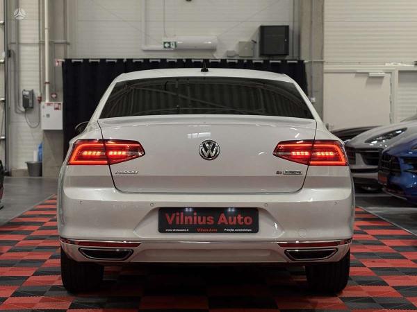 Volkswagen Passat 2016 Viļņa vietnē Balts Volkswagen Passat 2016 Viļņa, ar dzinēja tilpumu 1.80 L un nobraukumu 302 tūkst. km par 9990 €, foto 6 vietnē AUTOMOTO.COM.LV