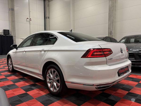 Volkswagen Passat 2016 Viļņa vietnē Balts Volkswagen Passat 2016 Viļņa, ar dzinēja tilpumu 1.80 L un nobraukumu 302 tūkst. km par 9990 €, foto 7 vietnē AUTOMOTO.COM.LV