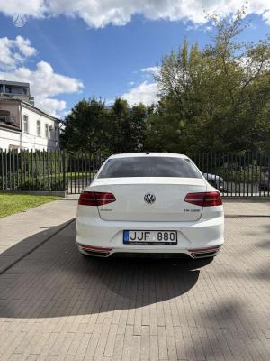 Balts Volkswagen Passat 2016 Viļņa, ar dzinēja tilpumu 1.80 L un nobraukumu 300 tūkst. km par 9900 €, foto 4 vietnē AUTOMOTO.COM.LV