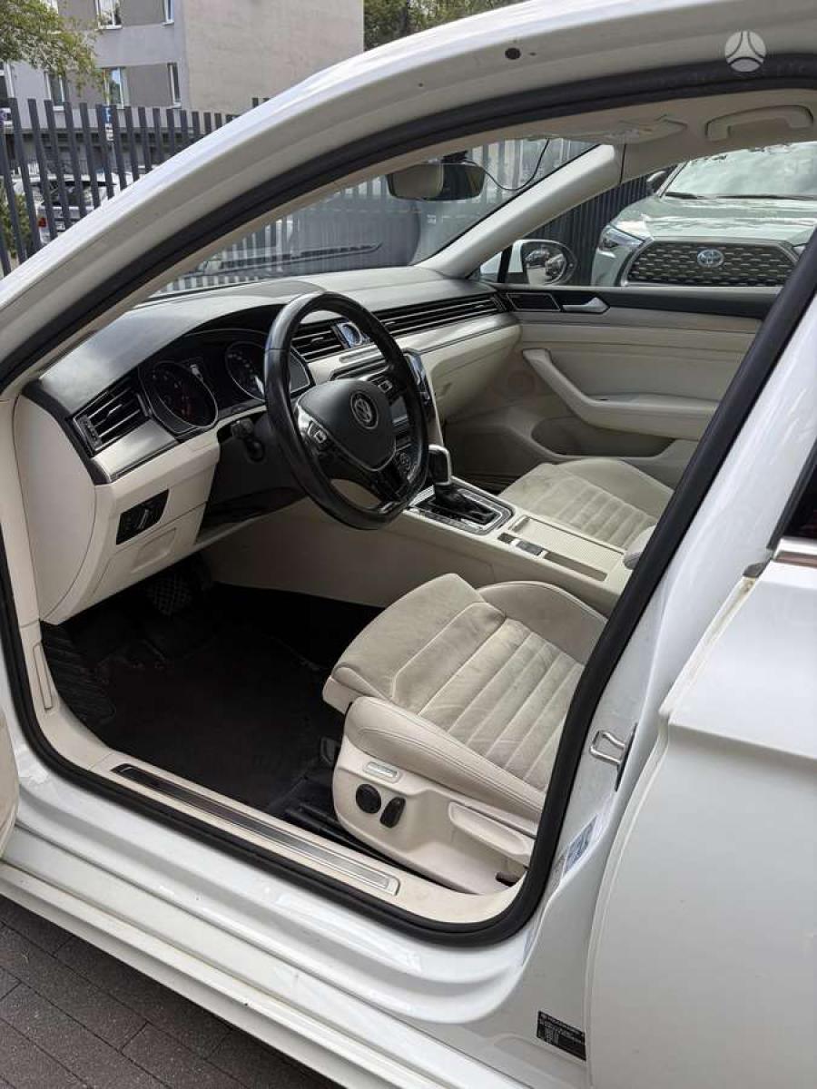 Balts Volkswagen Passat 2016 Viļņa, ar dzinēja tilpumu 1.80 L un nobraukumu 300 tūkst. km par 9900 €, foto 11 vietnē AUTOMOTO.COM.LV