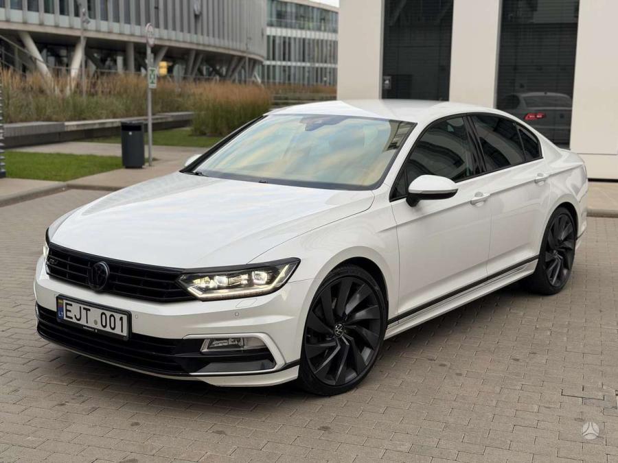 White Volkswagen Passat 2016 in Vilnius, with an engine capacity of 1.97 L and mileage of 183 thousand km for 15400 €, photo 3 on AUTOMOTO.COM.LV