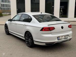White Volkswagen Passat 2016 in Vilnius, with an engine capacity of 1.97 L and mileage of 183 thousand km for 15400 €, photo 4 on AUTOMOTO.COM.LV