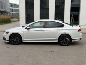 White Volkswagen Passat 2016 in Vilnius, with an engine capacity of 1.97 L and mileage of 183 thousand km for 15400 €, photo 7 on AUTOMOTO.COM.LV