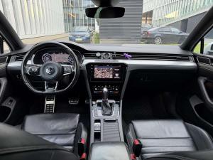 White Volkswagen Passat 2016 in Vilnius, with an engine capacity of 1.97 L and mileage of 183 thousand km for 15400 €, photo 10 on AUTOMOTO.COM.LV