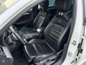 White Volkswagen Passat 2016 in Vilnius, with an engine capacity of 1.97 L and mileage of 183 thousand km for 15400 €, photo 11 on AUTOMOTO.COM.LV