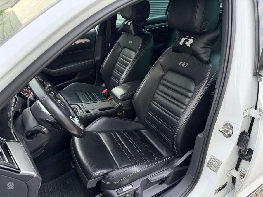 White Volkswagen Passat 2016 in Vilnius, with an engine capacity of 1.97 L and mileage of 183 thousand km for 15400 €, photo 11 on AUTOMOTO.COM.LV