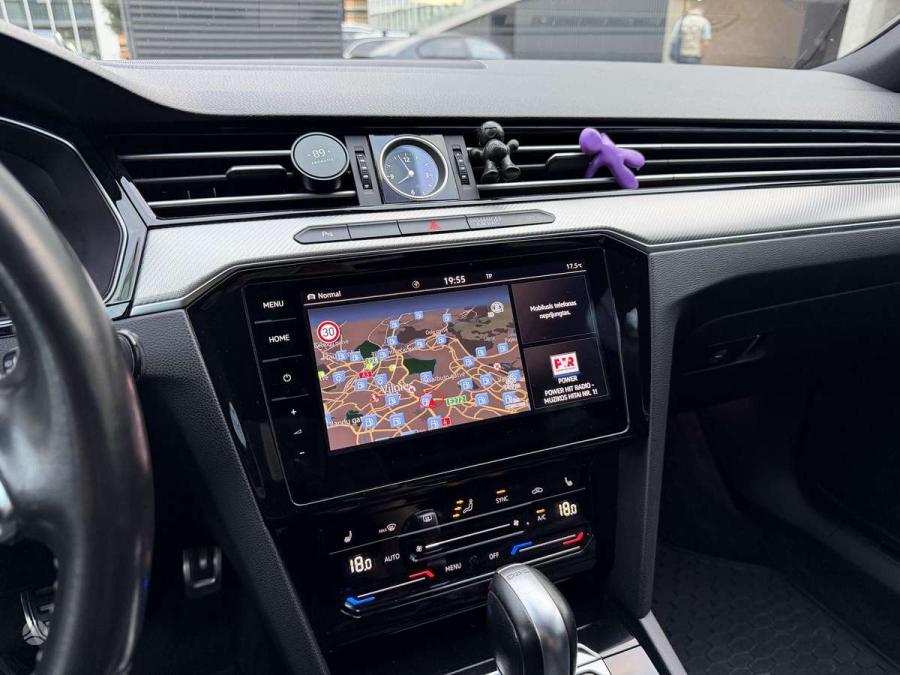 White Volkswagen Passat 2016 in Vilnius, with an engine capacity of 1.97 L and mileage of 183 thousand km for 15400 €, photo 13 on AUTOMOTO.COM.LV