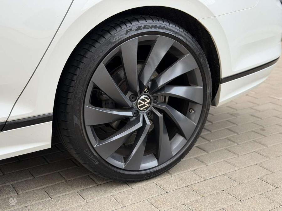 White Volkswagen Passat 2016 in Vilnius, with an engine capacity of 1.97 L and mileage of 183 thousand km for 15400 €, photo 20 on AUTOMOTO.COM.LV
