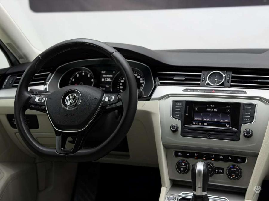 Balts Volkswagen Passat 2016 Viļņa, ar dzinēja tilpumu 1.40 L un nobraukumu 125 tūkst. km par 9950 €, foto 14 vietnē AUTOMOTO.COM.LV