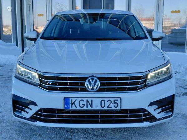 White Volkswagen Passat 2017 in Vilnius, with an engine capacity of 1.80 L and mileage of 163 thousand km for 11500 €, photo 2 on AUTOMOTO.COM.LV