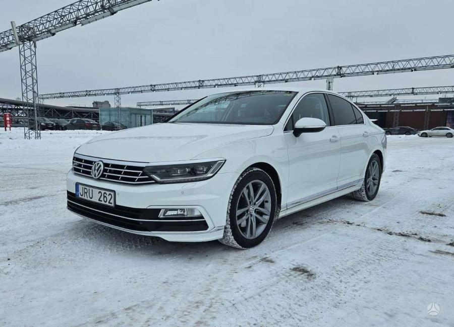 White Volkswagen Passat 2017 in Kaunas, with an engine capacity of 1.80 L and mileage of 160 thousand km for 15000 €, photo 1 on AUTOMOTO.COM.LV