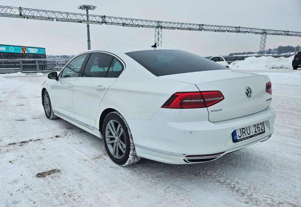 Balts Volkswagen Passat 2017 Kauņa, ar dzinēja tilpumu 1.80 L un nobraukumu 160 tūkst. km par 15000 €, foto 2 vietnē AUTOMOTO.COM.LV