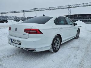 White Volkswagen Passat 2017 in Kaunas, with an engine capacity of 1.80 L and mileage of 160 thousand km for 15000 €, photo 4 on AUTOMOTO.COM.LV