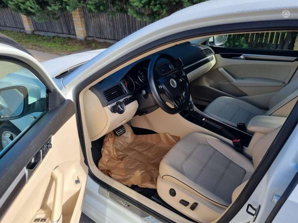 Balts Volkswagen Passat 2017 Viļņa, ar dzinēja tilpumu 1.80 L un nobraukumu 303 tūkst. km par 7600 €, foto 2 vietnē AUTOMOTO.COM.LV