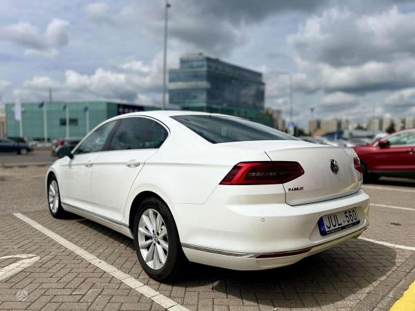 Balts Volkswagen Passat 2017 Viļņa, ar dzinēja tilpumu 1.97 L un nobraukumu 225 tūkst. km par 13900 €, foto 7 vietnē AUTOMOTO.COM.LV