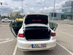 Balts Volkswagen Passat 2017 Viļņa, ar dzinēja tilpumu 1.97 L un nobraukumu 225 tūkst. km par 13900 €, foto 9 vietnē AUTOMOTO.COM.LV