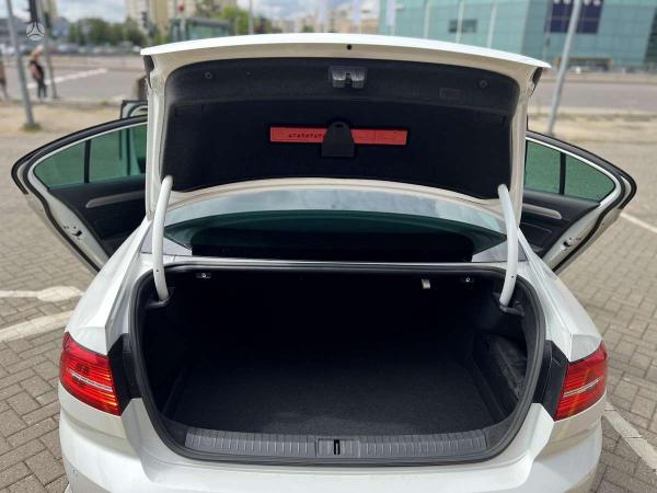 Balts Volkswagen Passat 2017 Viļņa, ar dzinēja tilpumu 1.97 L un nobraukumu 225 tūkst. km par 13900 €, foto 9 vietnē AUTOMOTO.COM.LV