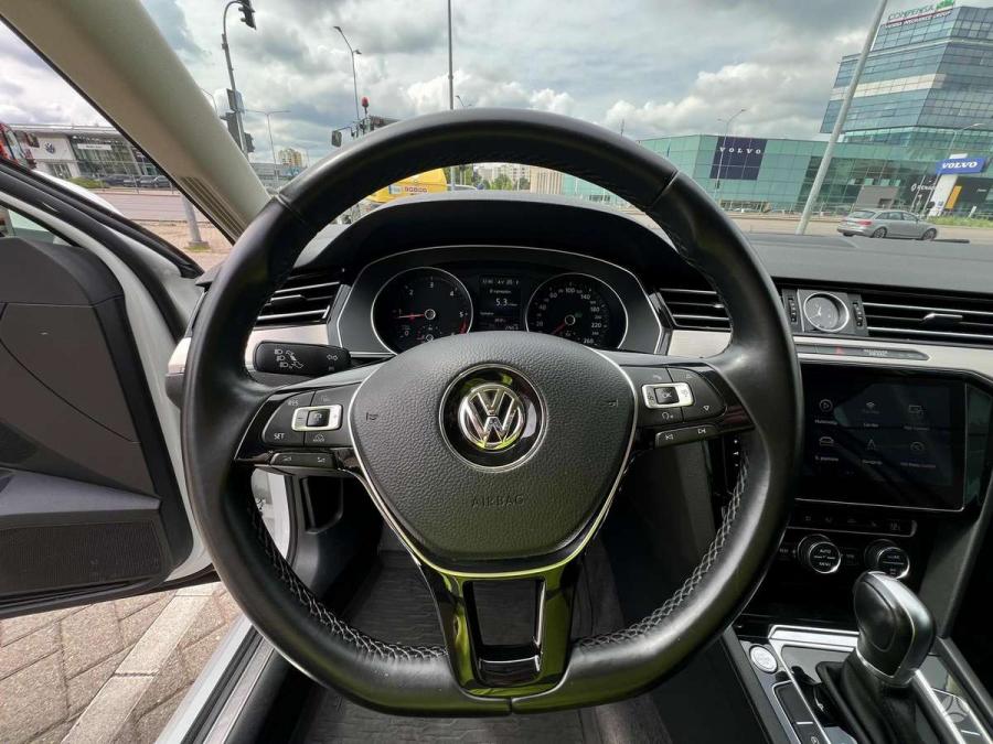 Balts Volkswagen Passat 2017 Viļņa, ar dzinēja tilpumu 1.97 L un nobraukumu 225 tūkst. km par 13900 €, foto 14 vietnē AUTOMOTO.COM.LV
