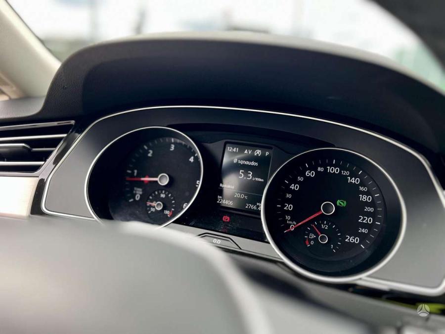 Balts Volkswagen Passat 2017 Viļņa, ar dzinēja tilpumu 1.97 L un nobraukumu 225 tūkst. km par 13900 €, foto 15 vietnē AUTOMOTO.COM.LV