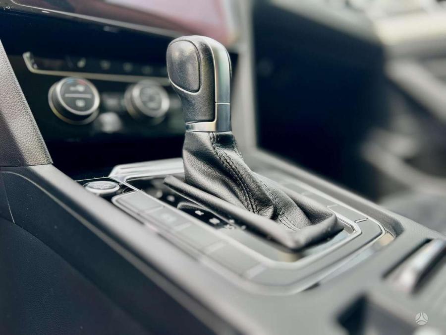 Balts Volkswagen Passat 2017 Viļņa, ar dzinēja tilpumu 1.97 L un nobraukumu 225 tūkst. km par 13900 €, foto 16 vietnē AUTOMOTO.COM.LV