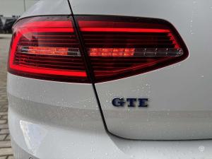 White Volkswagen Passat 2017 in Klaipeda, with an engine capacity of 1.40 L and mileage of 210 thousand km for 11800 €, photo 12 on AUTOMOTO.COM.LV