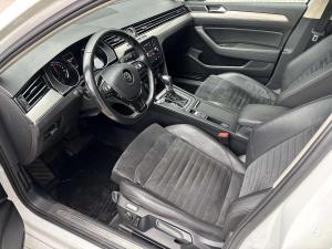 White Volkswagen Passat 2017 in Klaipeda, with an engine capacity of 1.40 L and mileage of 210 thousand km for 11800 €, photo 13 on AUTOMOTO.COM.LV