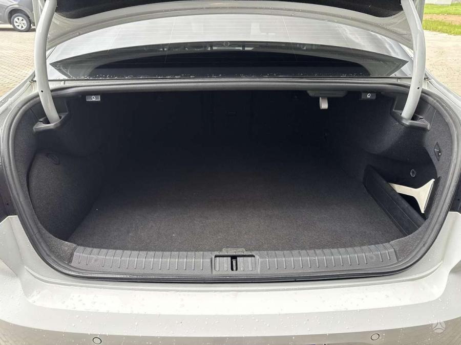 White Volkswagen Passat 2017 in Klaipeda, with an engine capacity of 1.40 L and mileage of 210 thousand km for 11800 €, photo 21 on AUTOMOTO.COM.LV
