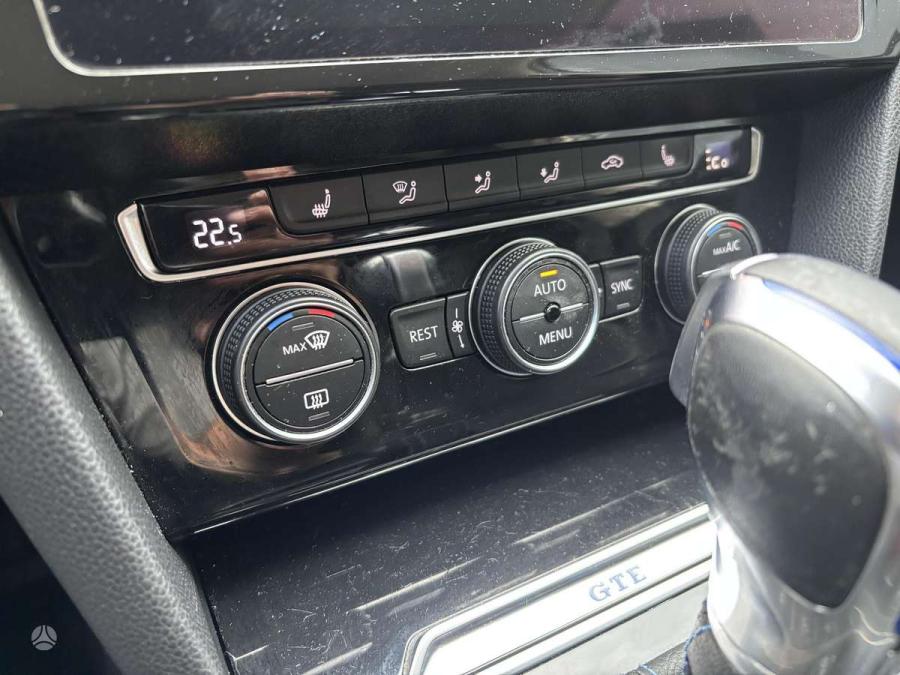 White Volkswagen Passat 2017 in Klaipeda, with an engine capacity of 1.40 L and mileage of 210 thousand km for 11800 €, photo 27 on AUTOMOTO.COM.LV