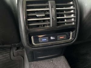 White Volkswagen Passat 2017 in Klaipeda, with an engine capacity of 1.40 L and mileage of 210 thousand km for 11800 €, photo 31 on AUTOMOTO.COM.LV