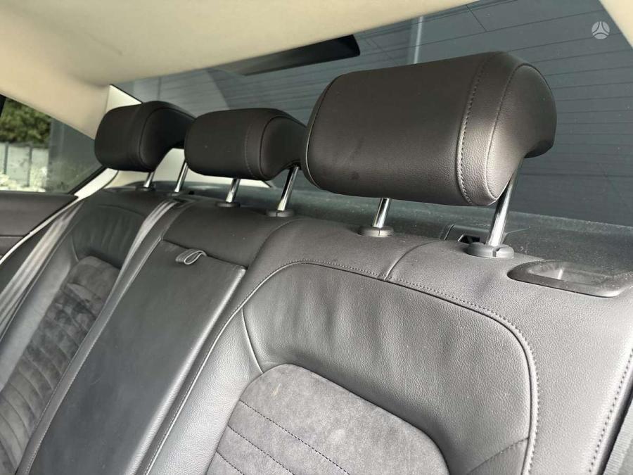 White Volkswagen Passat 2017 in Klaipeda, with an engine capacity of 1.40 L and mileage of 210 thousand km for 11800 €, photo 33 on AUTOMOTO.COM.LV