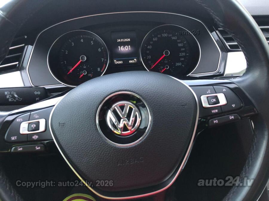 White Volkswagen Passat 2018 in Polva, with an engine capacity of 1.50 L and mileage of 124 thousand km for 17000 €, photo 3 on AUTOMOTO.COM.LV