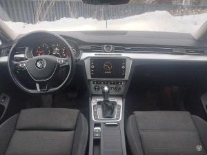 White Volkswagen Passat 2018 in Vilnius, with an engine capacity of 2.00 L and mileage of 139 thousand km for 14500 €, photo 17 on AUTOMOTO.COM.LV