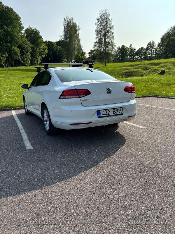 White Volkswagen Passat 2018 in Tallinn, with an engine capacity of 1.40 L and mileage of 223 thousand km for 9800 €, photo 4 on AUTOMOTO.COM.LV