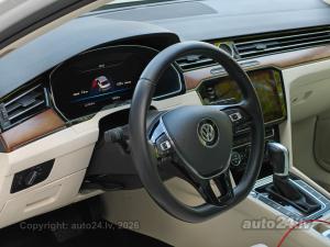 White Volkswagen Passat 2018 in Tallinn, with an engine capacity of 1.50 L and mileage of 75 thousand km for 18500 €, photo 6 on AUTOMOTO.COM.LV