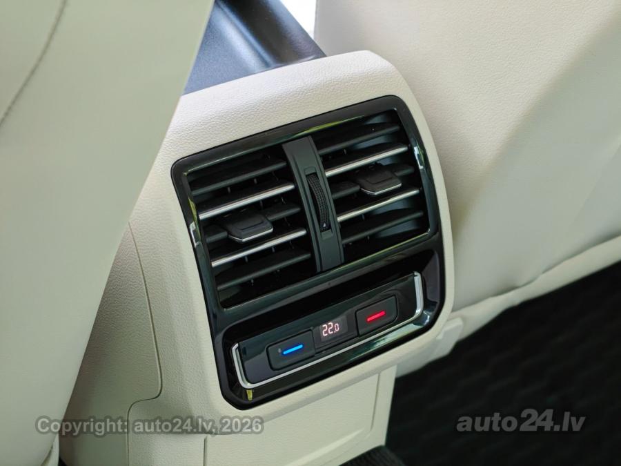 White Volkswagen Passat 2018 in Tallinn, with an engine capacity of 1.50 L and mileage of 75 thousand km for 18500 €, photo 7 on AUTOMOTO.COM.LV