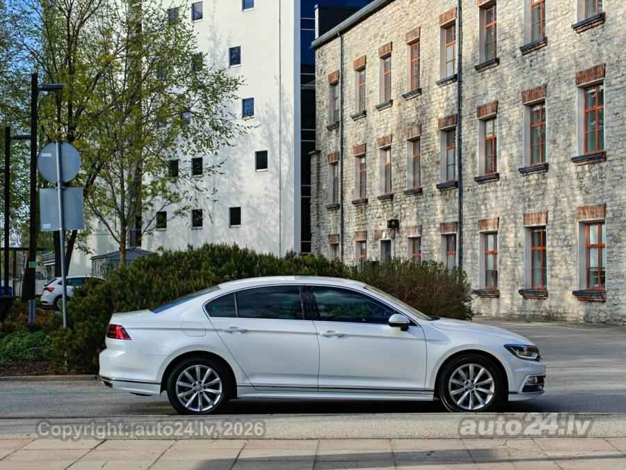 White Volkswagen Passat 2018 in Tallinn, with an engine capacity of 1.50 L and mileage of 75 thousand km for 18500 €, photo 9 on AUTOMOTO.COM.LV