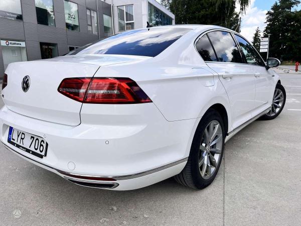 Balts Volkswagen Passat 2018 Viļņa, ar dzinēja tilpumu 1.40 L un nobraukumu 311 tūkst. km par 10400 €, foto 3 vietnē AUTOMOTO.COM.LV