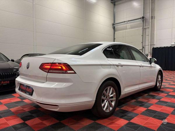 Balts Volkswagen Passat 2019 Viļņa, ar dzinēja tilpumu 1.50 L un nobraukumu 234 tūkst. km par 10900 €, foto 4 vietnē AUTOMOTO.COM.LV