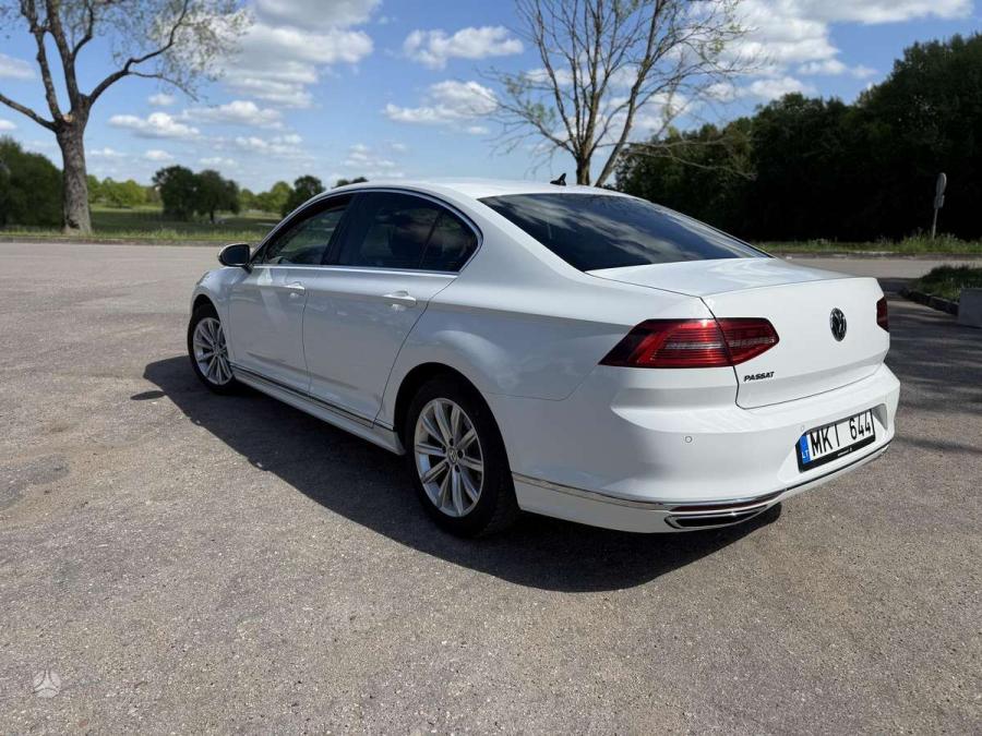 Balts Volkswagen Passat 2019 Kauņa, ar dzinēja tilpumu 1.97 L un nobraukumu 211 tūkst. km par 13300 €, foto 5 vietnē AUTOMOTO.COM.LV